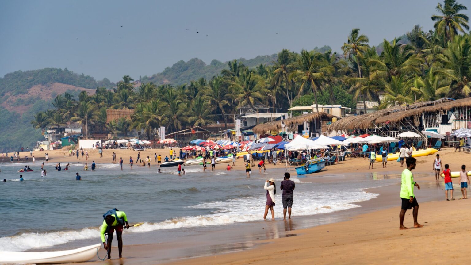 Anjuna beach review (Goa)