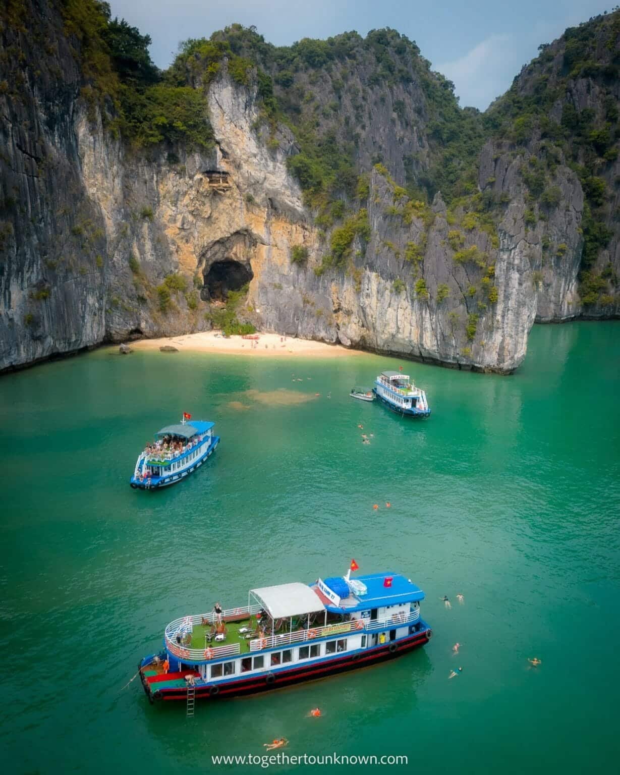 How to visit Ha Long bay without crowds